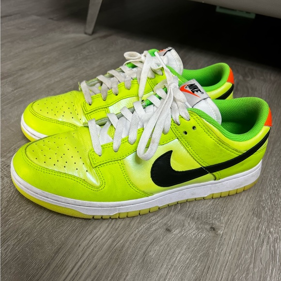 Nike | Shoes | Nike Dunk Low Se Splash Volt Glow In The Dark Sneakers ...